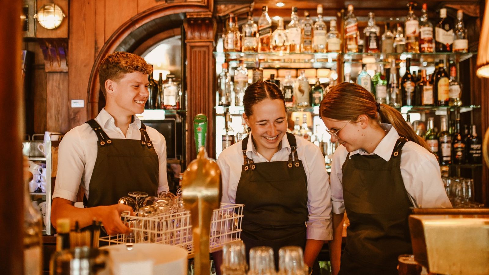 Medewerker Bediening | Waddenvacatures